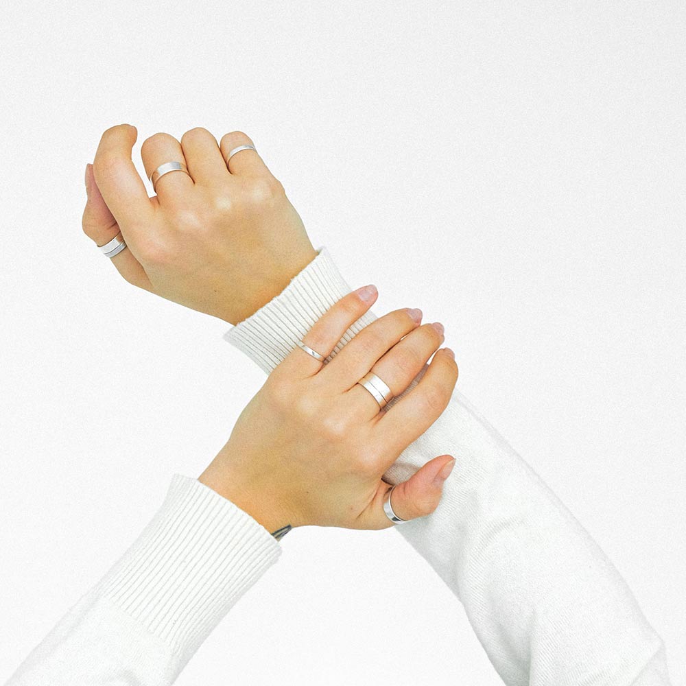 How to Wear Rings on Multiple Fingers for Trendy Vibe - Justop Fashion ...